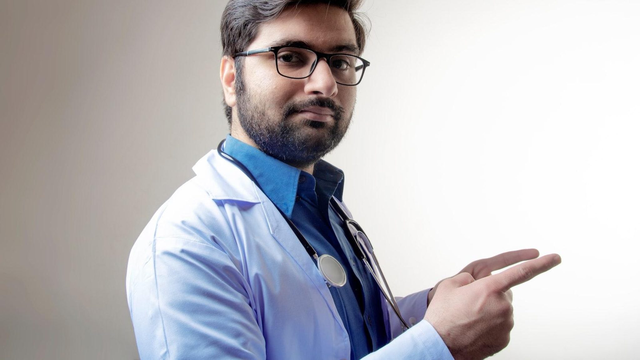 How to Use a Stethoscope - How 2 Use